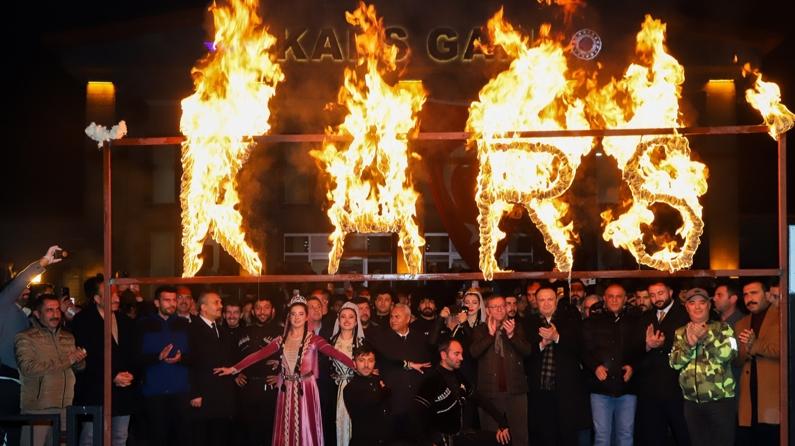 Turistik Doğu Ekspresi, son durak olan Kars'ta coşkuyla karşılandı Turistik Doğu Ekspresi, son durak olan Kars'ta coşkuyla karşılandı
