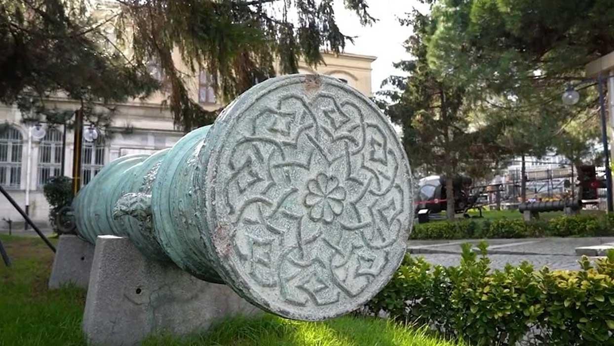 MSB'den Fatih Sultan Mehmet dönemine ait tunç topları paylaşımı