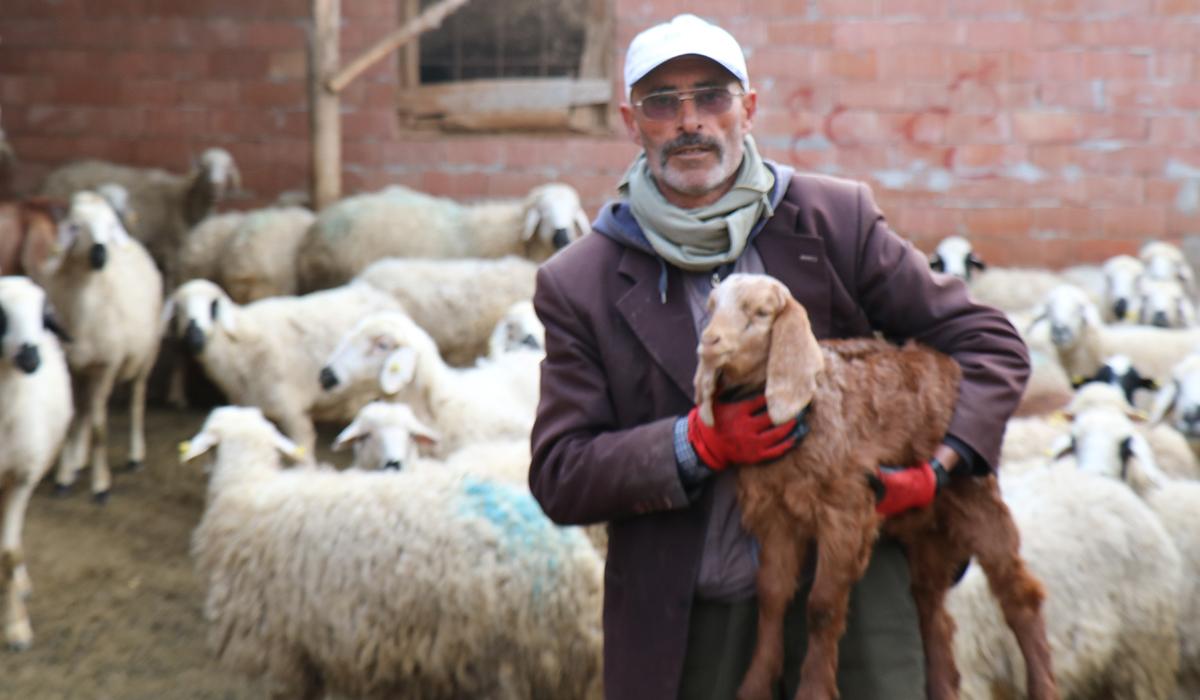 Seçimi kaybedince yazdığı şiirle ünlü olmuştu! Fenomen muhtar dolandırıldı Seçimi kaybedince yazdığı şiirle ünlü olmuştu! Fenomen muhtar dolandırıldı