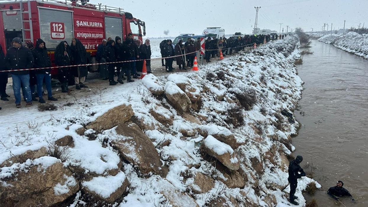 Harran'da otomobil sulama kanalına düştü! 4 kişi için kurtarma ...