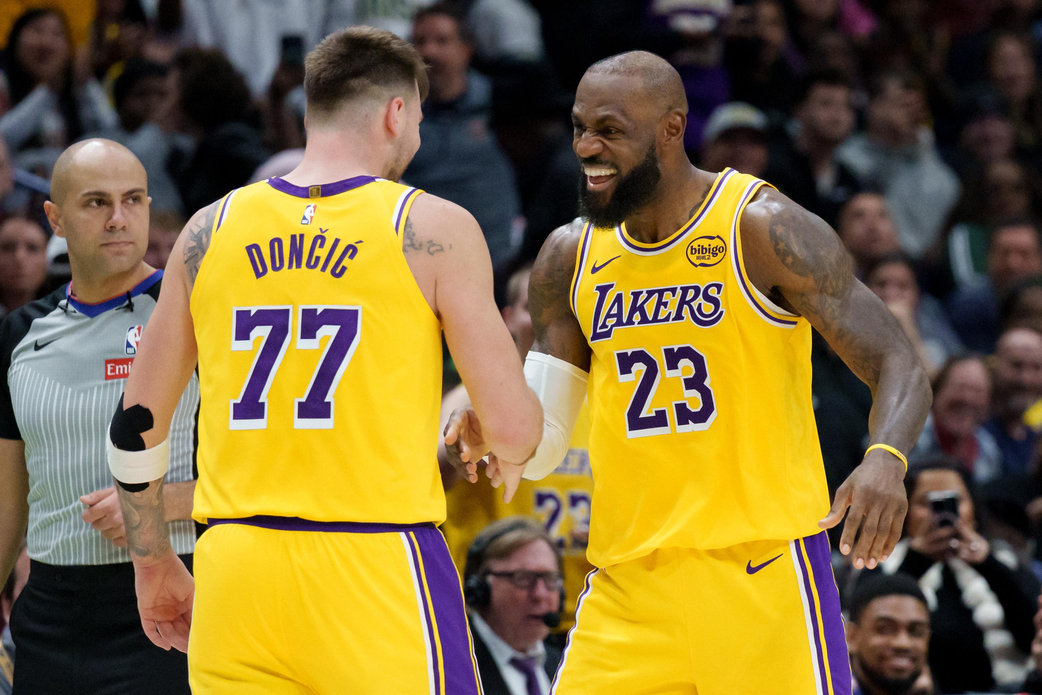 Luka Doncic ve LeBron James yıldızlaştı! Lakers deplasmanda kazandı